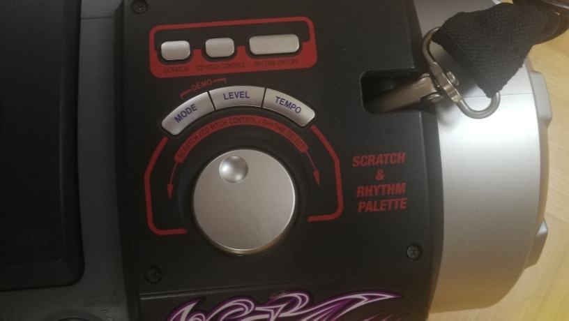 RADIO JVC RV DP 200 WOFER SISTEM ZA TELOVADNICE