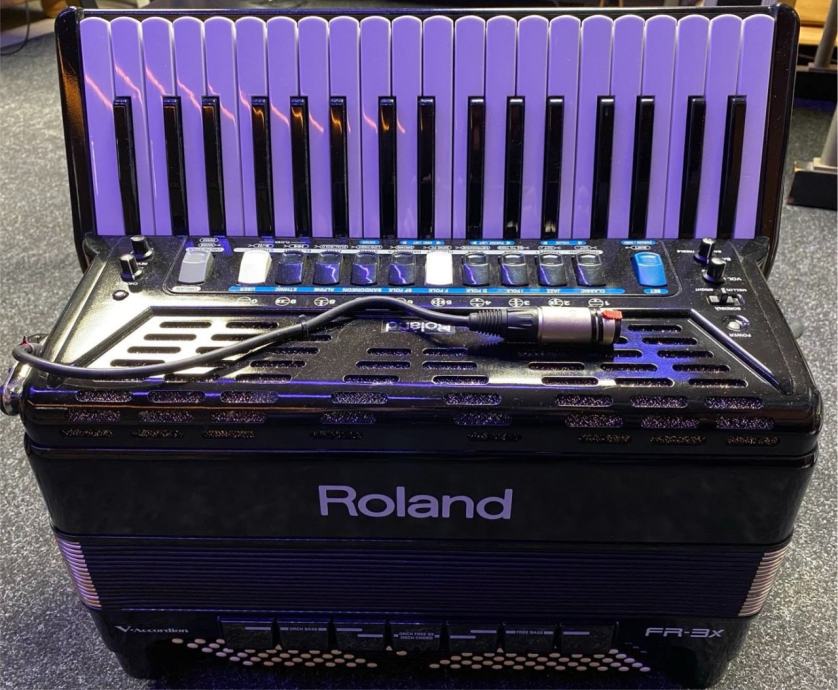 Roland FR-3x BK V-akordeon s torbico