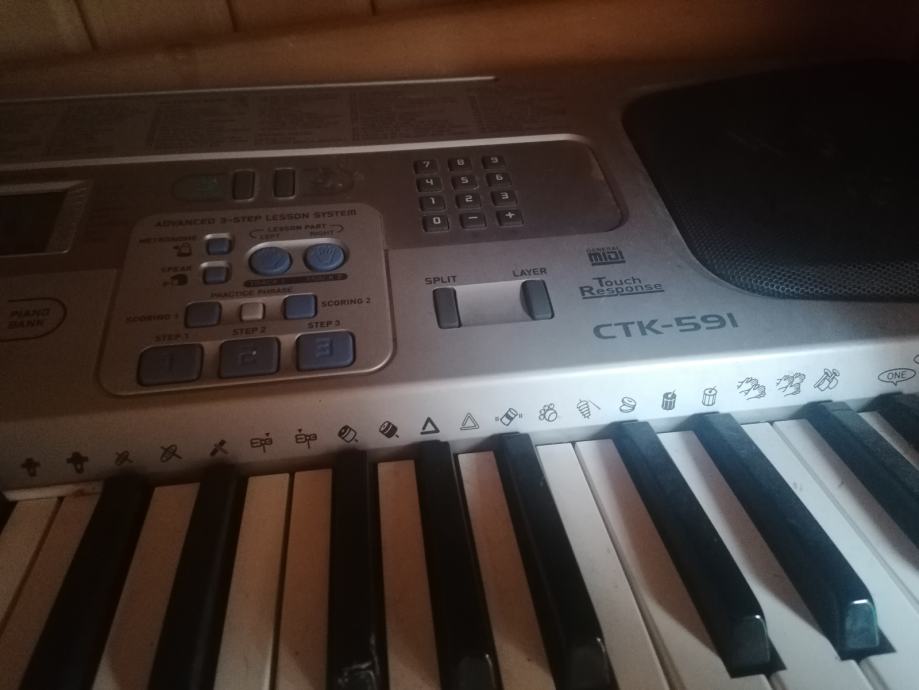 Sintisajzer Casio CTK-591