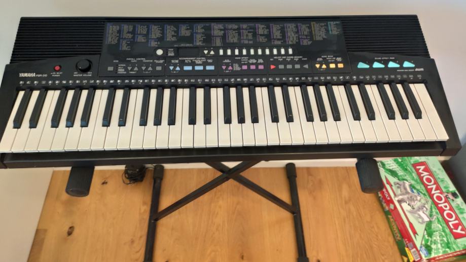Sintisajzer YAMAHA PSR 310