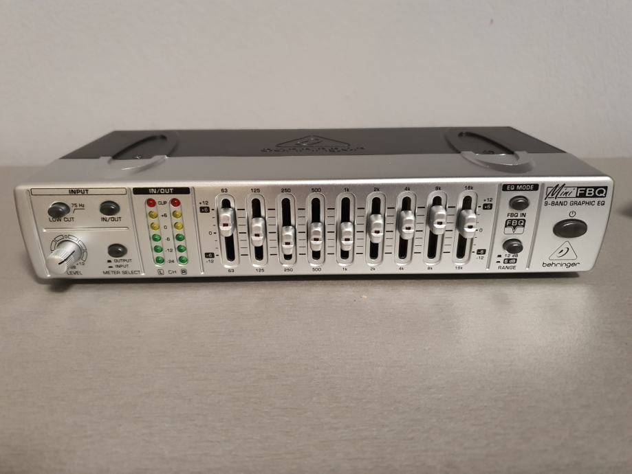 Behringer FBQ800 (9 kanalni grafični equalizer)