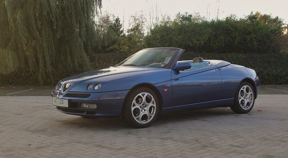 Alfa Romeo Spider 916, 2000 l.