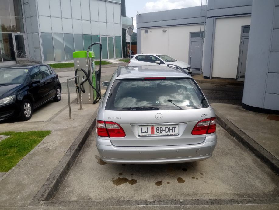 Mercedes-Benz E-klasa E280 diesel avtomatik, 2005 l.
