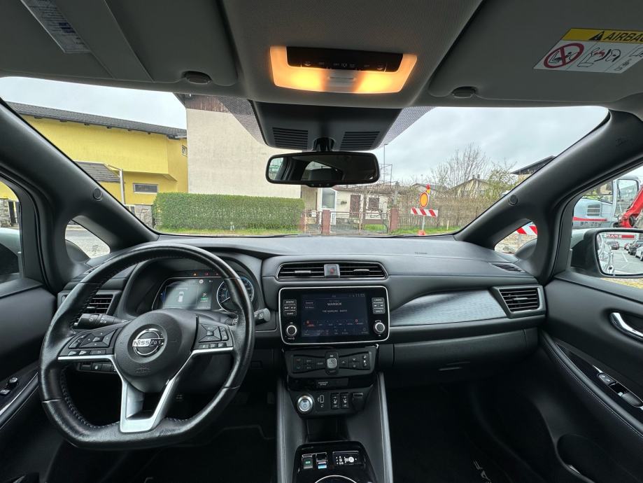 Nissan Leaf n-Connecta 62kw, radar,kamera 360,toplotna č., carplay, 2020 l.
