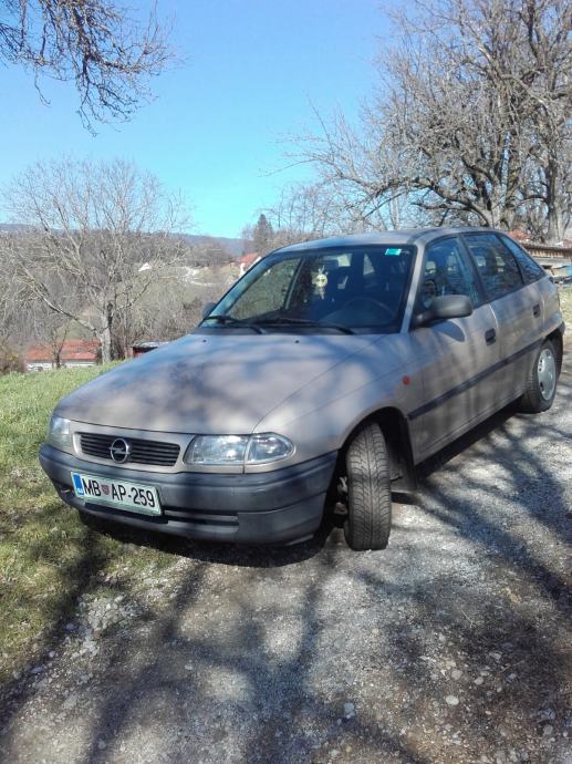 Opel Astra Classic clasic, 2001 l.
