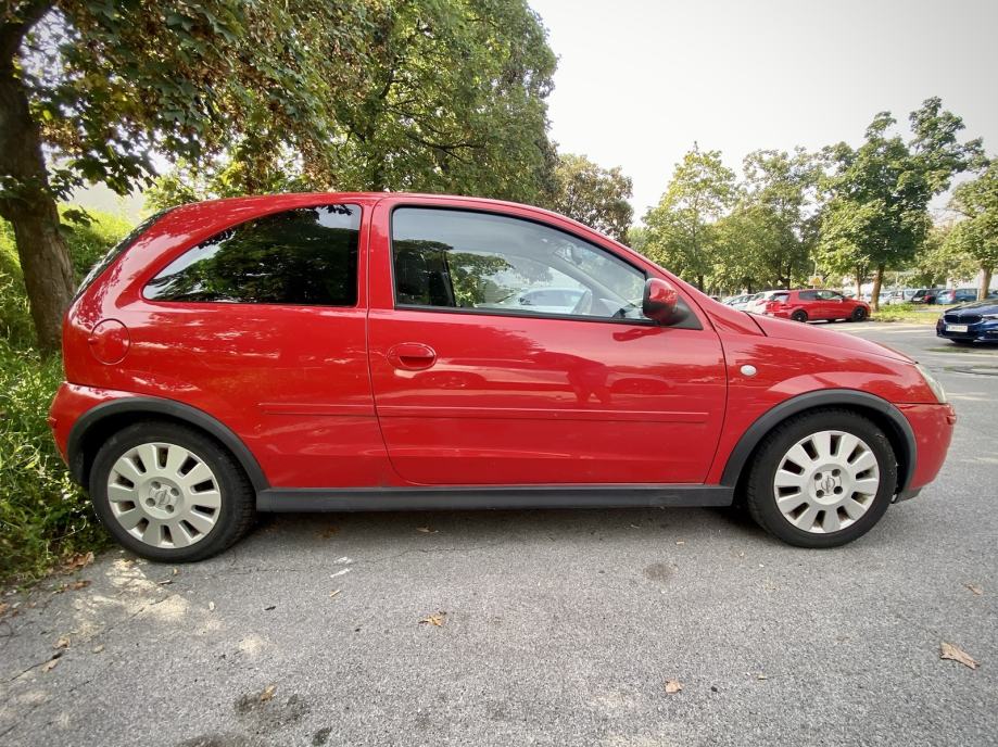 Opel Corsa 1.2 Spark 90.000 km, 2005 l.