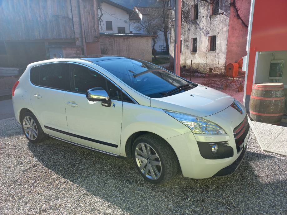 Peugeot 3008 2.0 HDI,HYBRID 4×4, 2013 l.