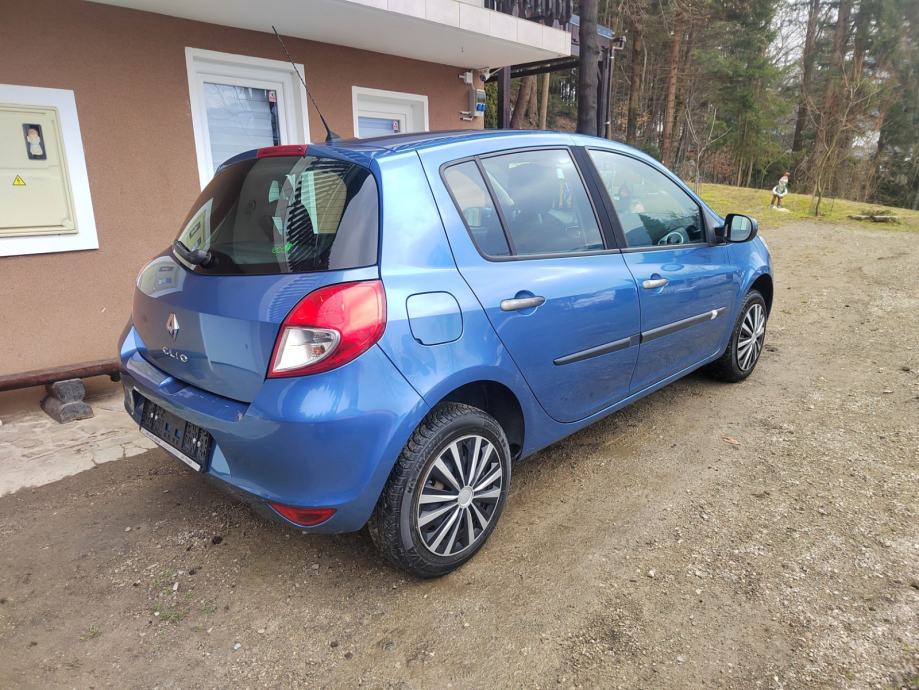 Renault Clio III EXPRESSION 1.2 16v, 2010 l.