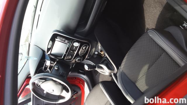 Renault Clio Intense, letnik 2017, 32000 km, bencin, 2017 l.