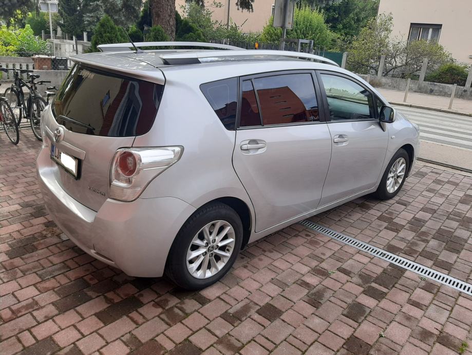 Toyota Verso 2.0 D4-D Luna, kamera, tempomat, +zim.gume +nos.smuči, 2012 l.