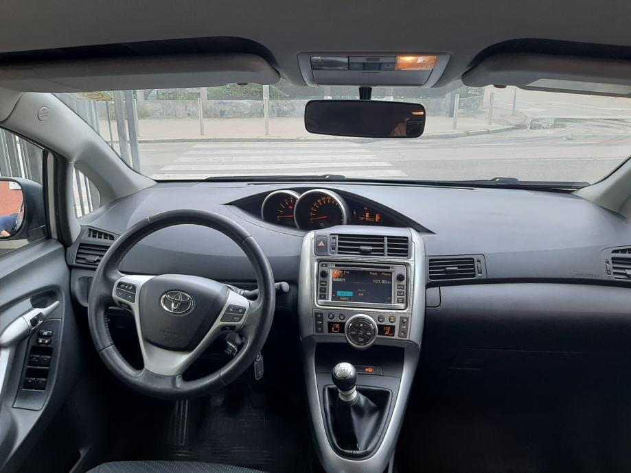 Toyota Verso 2.0 D4-D Luna, kamera, tempomat, +zim.gume +nos.smuči, 2012 l.