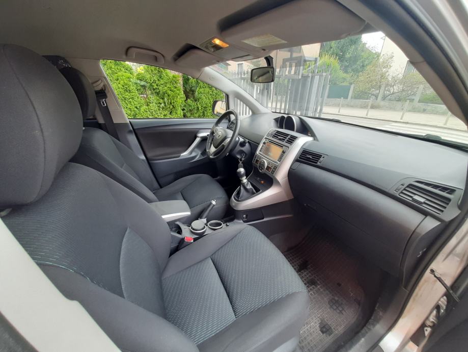 Toyota Verso 2.0 D4-D Luna, kamera, tempomat, +zim.gume +nos.smuči, 2012 l.