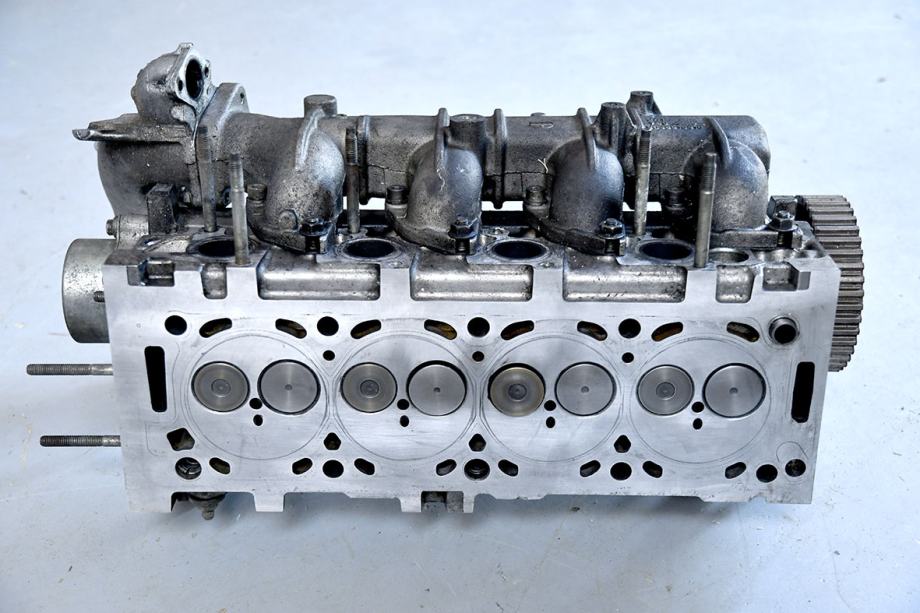 Citroen Peugeot Suzuki 2.0 hdi glava motorja