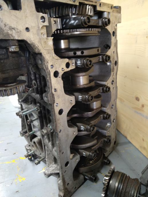 Vw 2.5 tdi motor, blok, vztrajnik