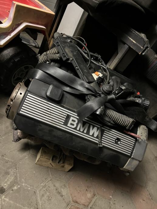 Motor BMW M50B20
