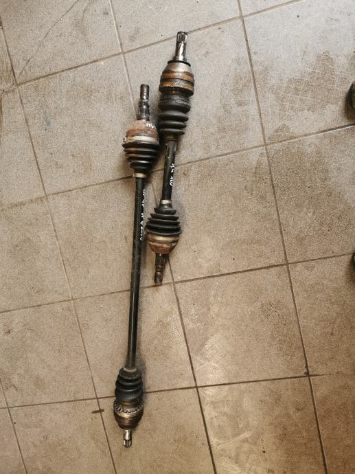 Opel astra h 04-10 1.4 16v polosovina polosovine polos aksa akse gred