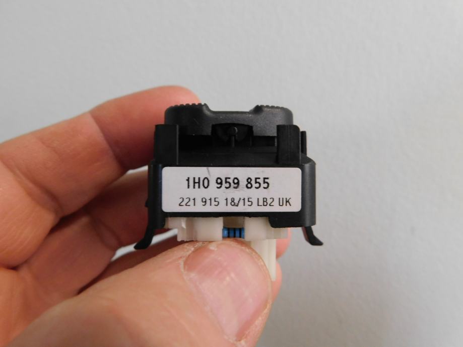 Stikalo stranskih stekel za vozilo Golf