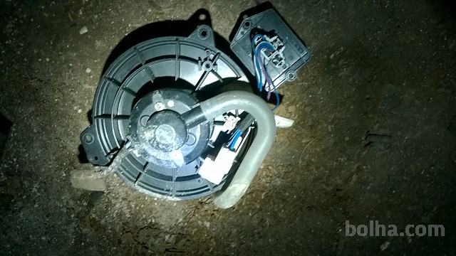 ventilator kab,stikala luči,žmigavci,števec,mazda 323 sedan