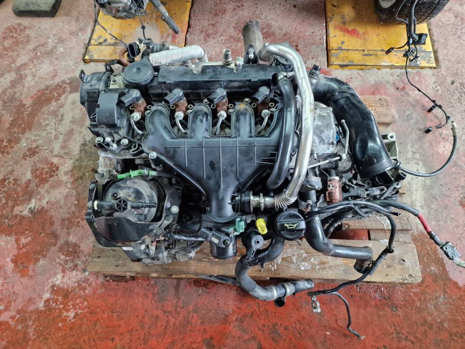Volvo v50 deli motor menjalnik notranjost volan luci modul