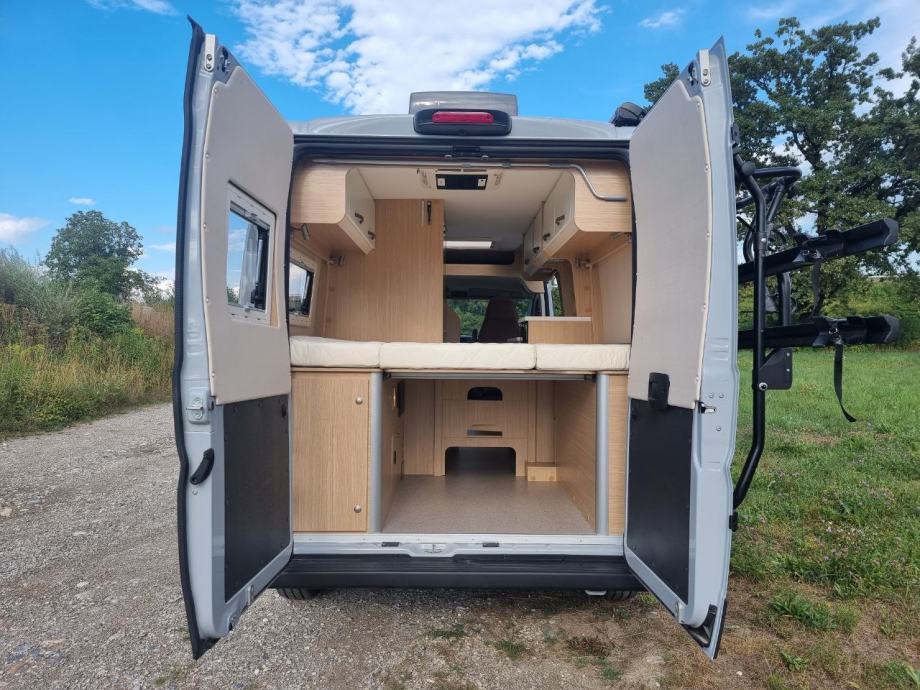Avtodom van najem Fiat Ducato l. 2022 dolžina 6m za 2+2 osebi