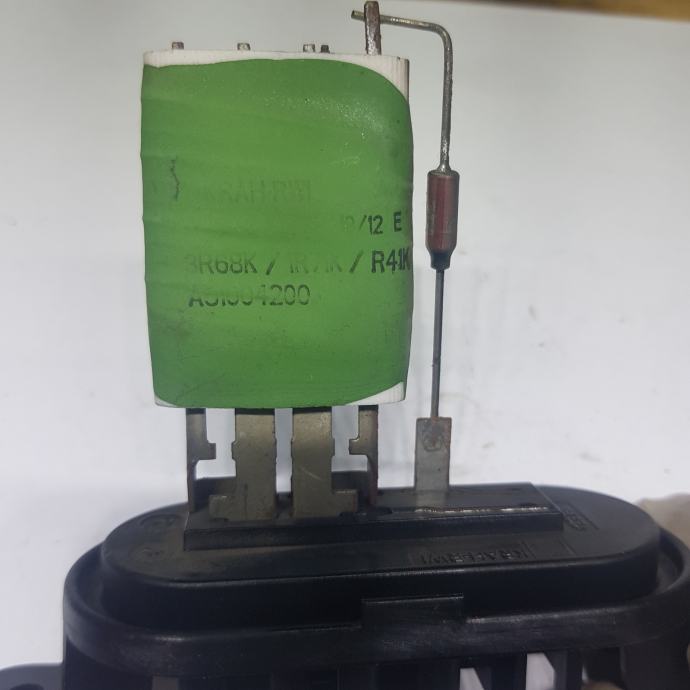 Renault regulator ventilatorja A51004200