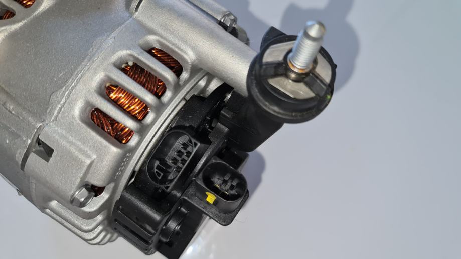 Valeo 439902 Mercedes A in B klasa alternator generator