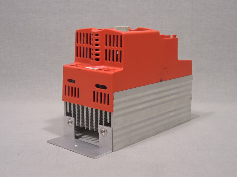 Frekvenčni regulator frekvenčni pretvornik 0.75 kW