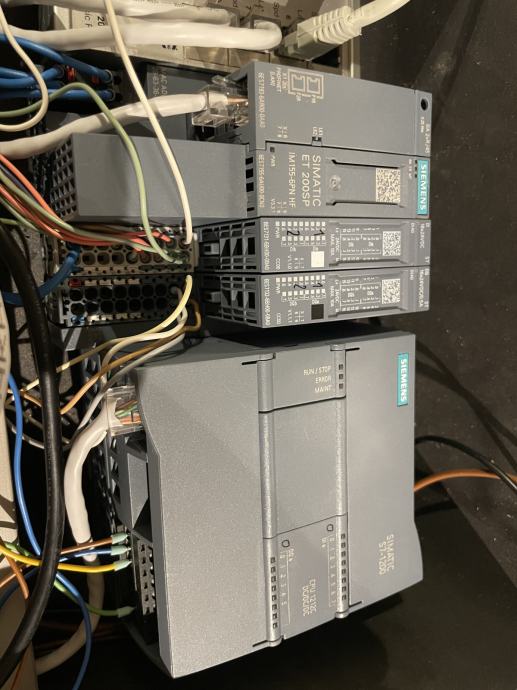 Siemens s7 1200+ET200sp+switch+napajalnik+HMI