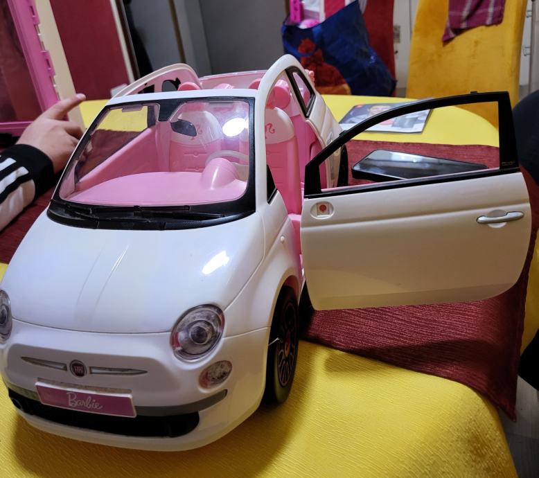 Barbie avto