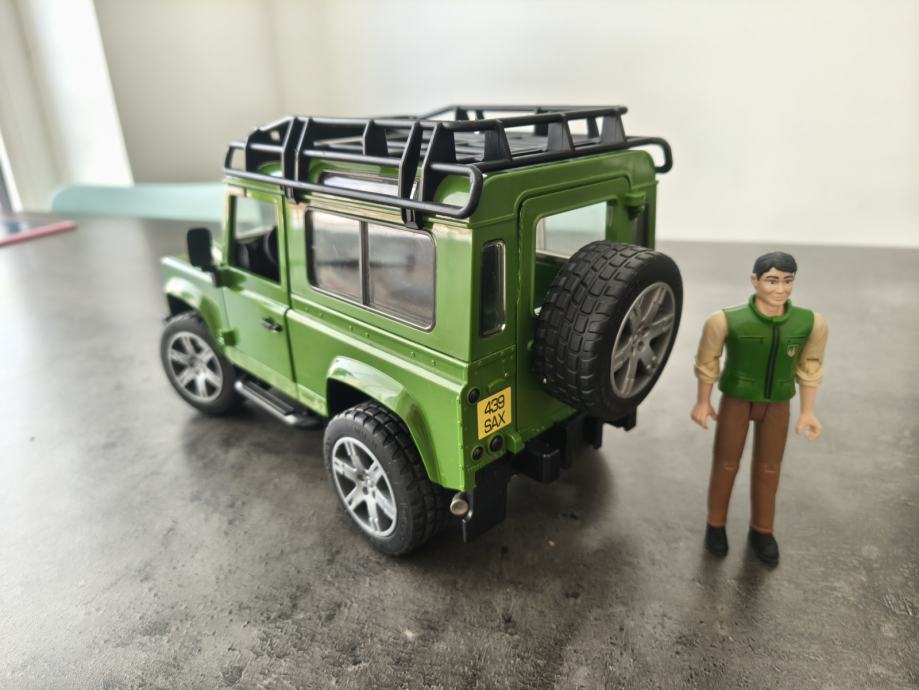 Bruder Land Rover Defender