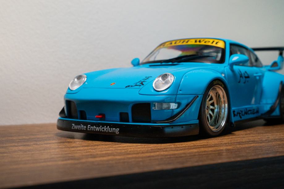 1:18 Porsche 911 (993) RWB Shingen 2018 Miami blue - Solido