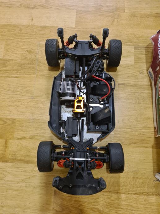 HPI WR8 Flux 1/8 Rally RC Avto