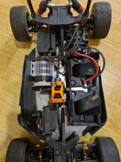 HPI WR8 Flux 1/8 Rally RC Avto
