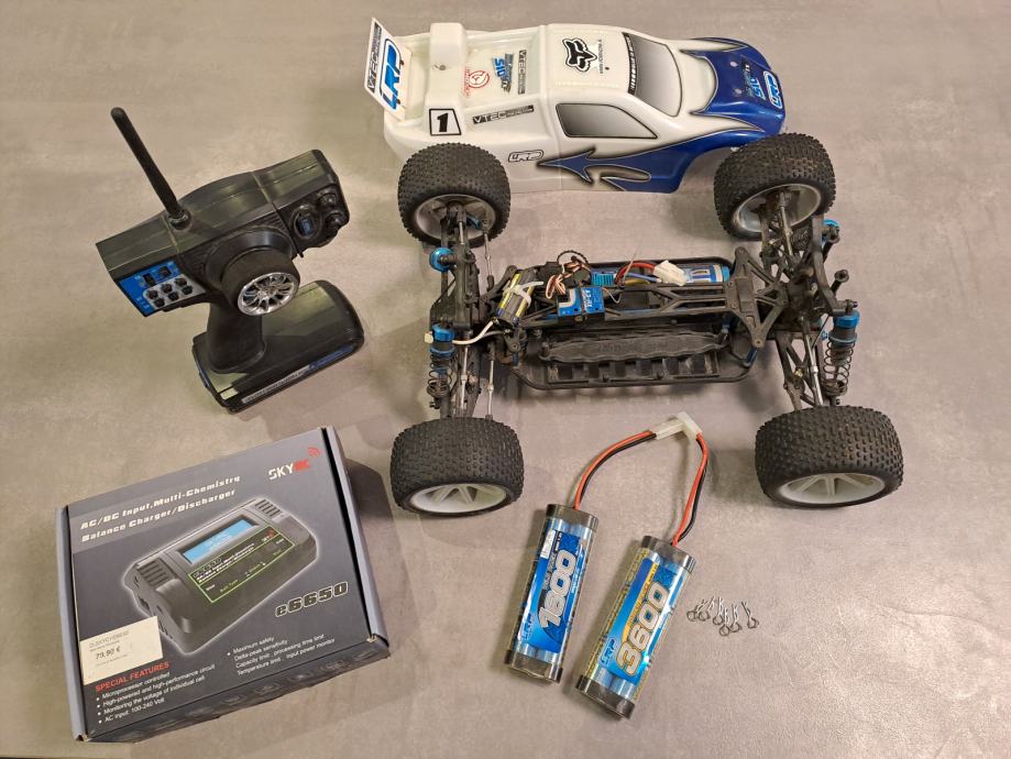 Lrp Rc-10 avtomobil