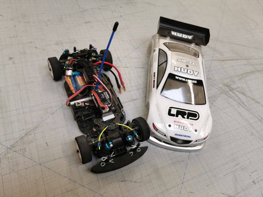 Model avtomobila Lrp s18.tc 1:18