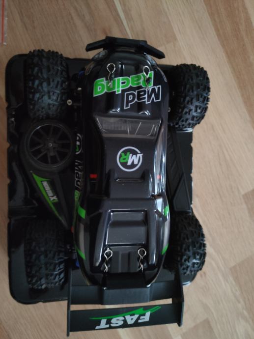 Prodam Mad Racing avto na daljinsko vodenje (35km/h, 4WD)