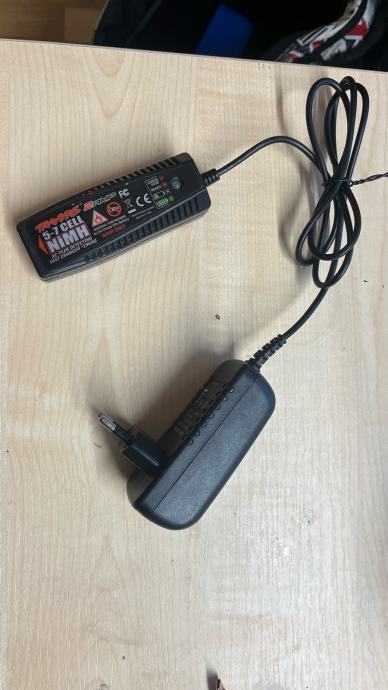 Traxxas nimh polnilec