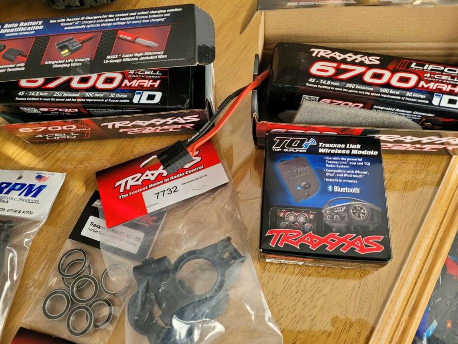 Traxxas X-Maxx 8S 4WD Brushless RTR Monster Truck Rock n Roll 2085X
