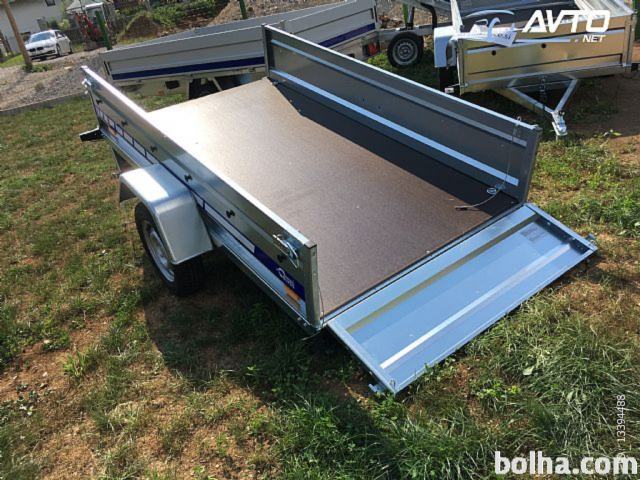 AVTOMOBILSKA PRIKOLICA