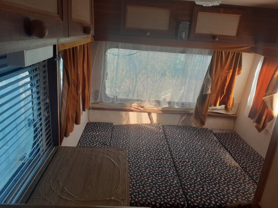 Počitniška prikolica ADRIA 420 karavan