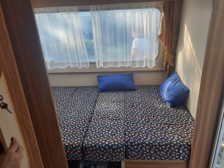 Počitniška prikolica ADRIA 420 karavan