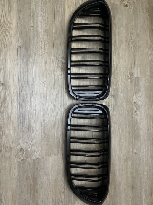 Bmw 5 G30/31 ledvičke Grill Črne nove