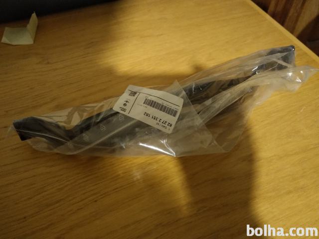 BMW 82272351182 f10 F11 F07 nosilec za gasilni aparat