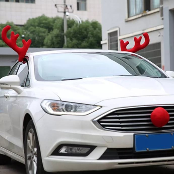 Božičkovi rdeči rogovi in rdeči nos za avtomobil