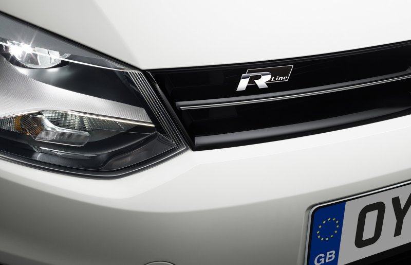 Emblem VW R-line za masko logo ?rn