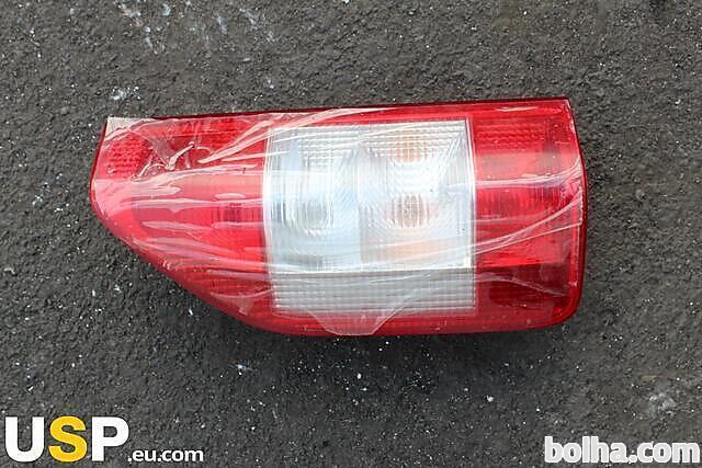LUČ MERCEDES-BENZ ZADAJ LEVO A0008261556