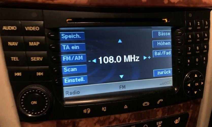 Mercedes E 211 COMMAND radio z NAVI