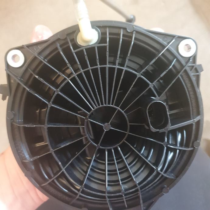 Original zadnji znak za golfa 7 GTD paše tudi za druge VW avta