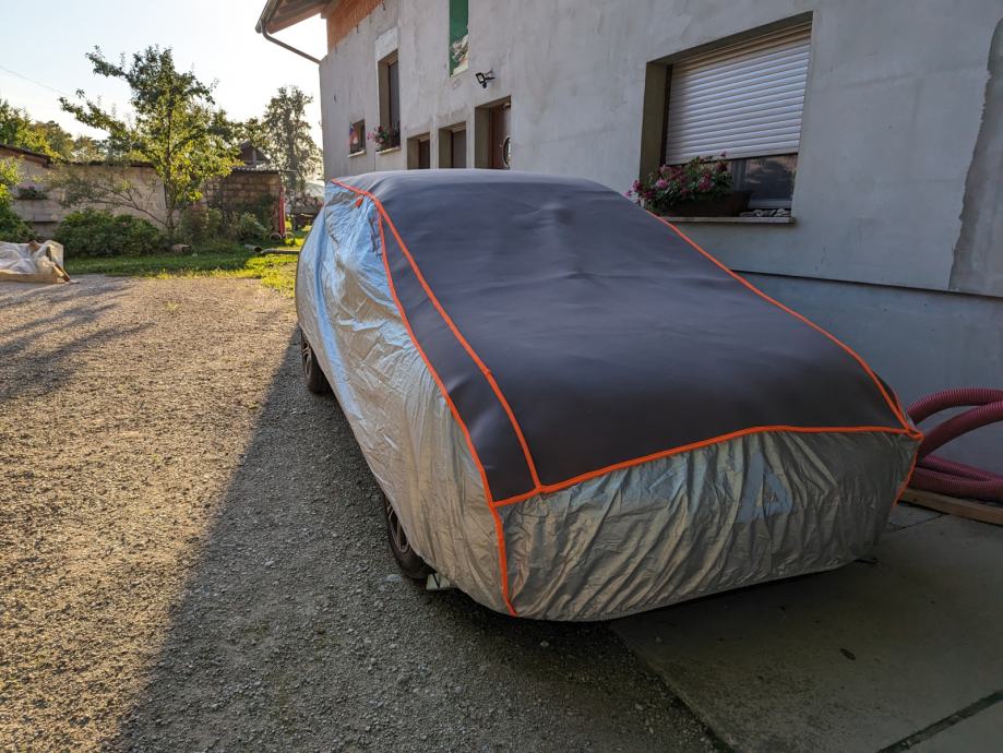 Pokrivalo za avto proti toči