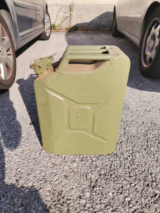 Posoda za bencin / kangla, ročka, kanister